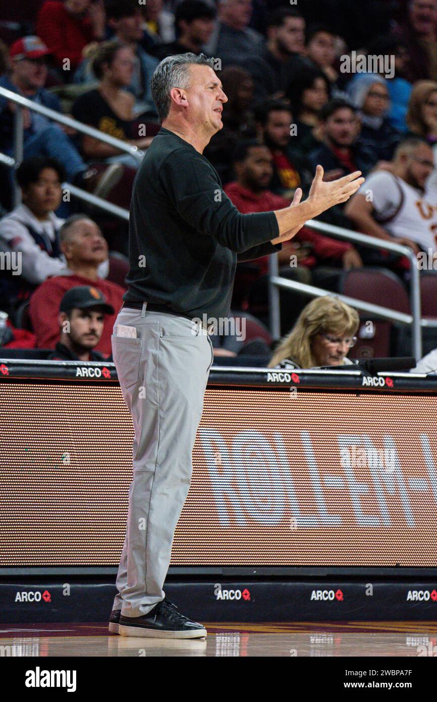Washington State Cougars head coach Kyle Smith during a NCAA men’s ...