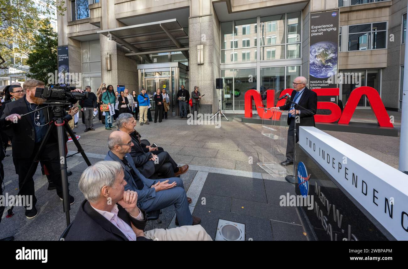 Richard Danne, creator of the NASA worm logotype, delivers remarks ...