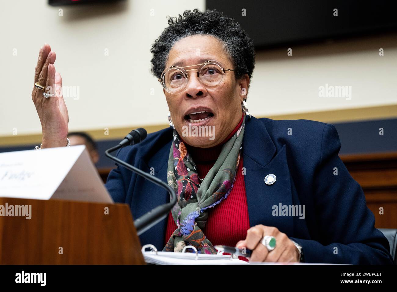 Secretary hud hi-res stock photography and images - Alamy