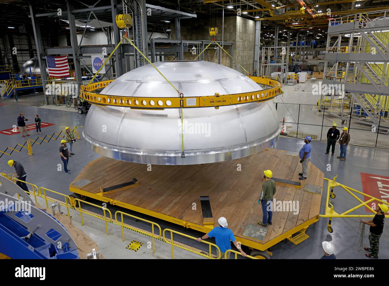 Sls tank dome hi-res stock photography and images - Alamy