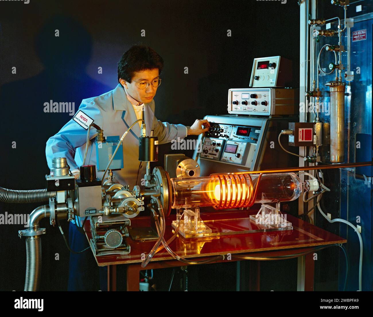 CHEMICAL VAPOR DEPOSITION CVD REACTION CHAMBER Stock Photo - Alamy