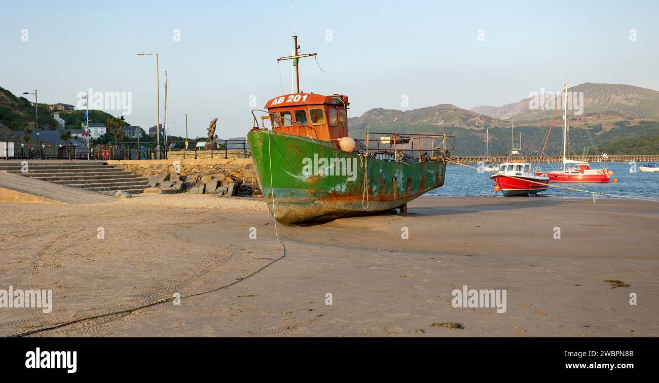 Old abandoned port iron hi-res stock photography and images - Alamy