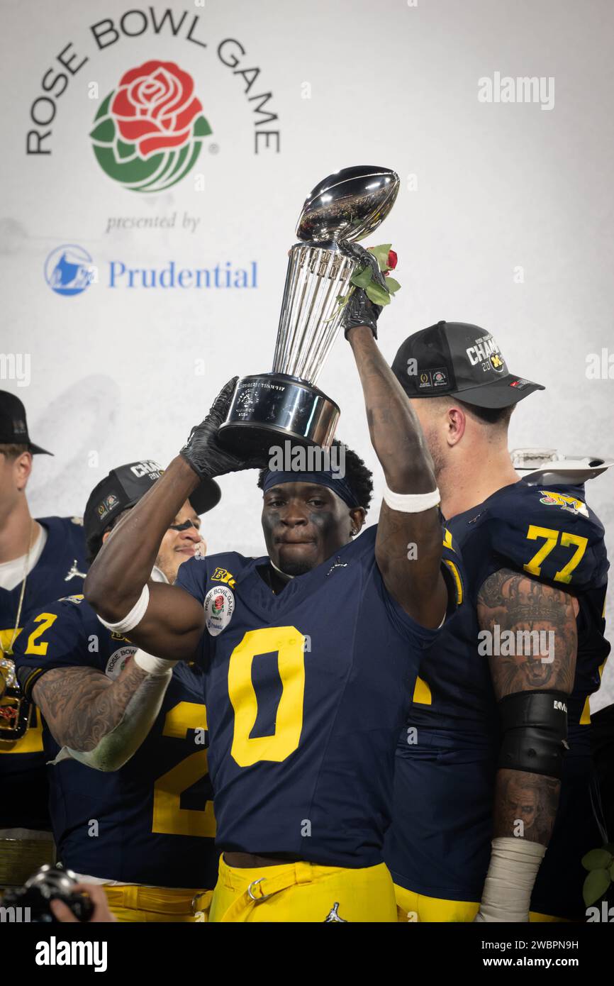 Pasadena, USA. 01st Jan, 2024. Michigan Wolverines defensive back Mike Sainristil (0) holds up ...