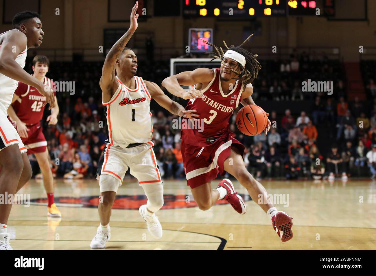 Stanford guard Kanaan Carlyle (3) drives to the basket as Oregon State ...