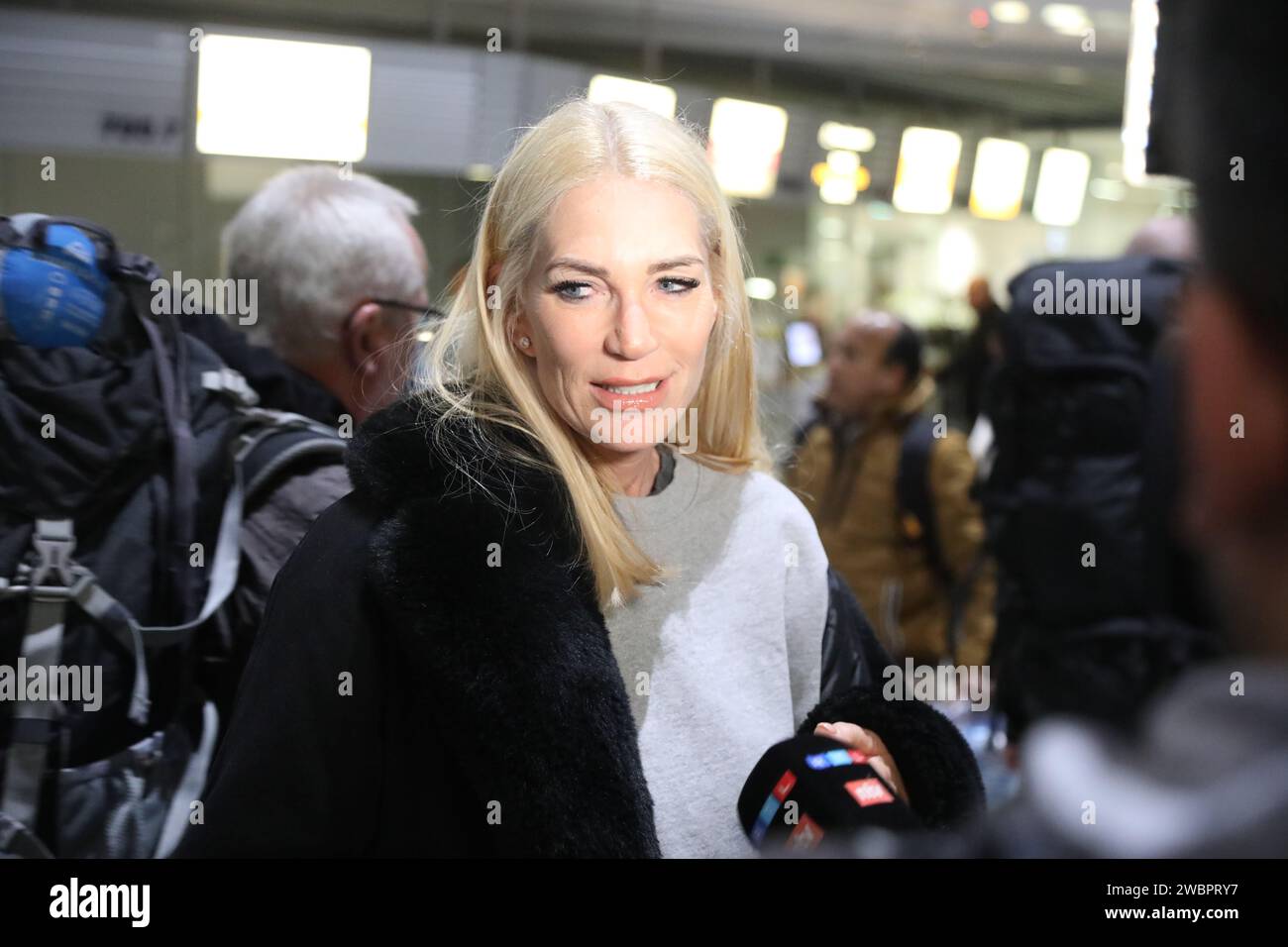 Sarah Kern bei der Abreise der Dschungelcamp-Kandidaten der RTL Reality ...