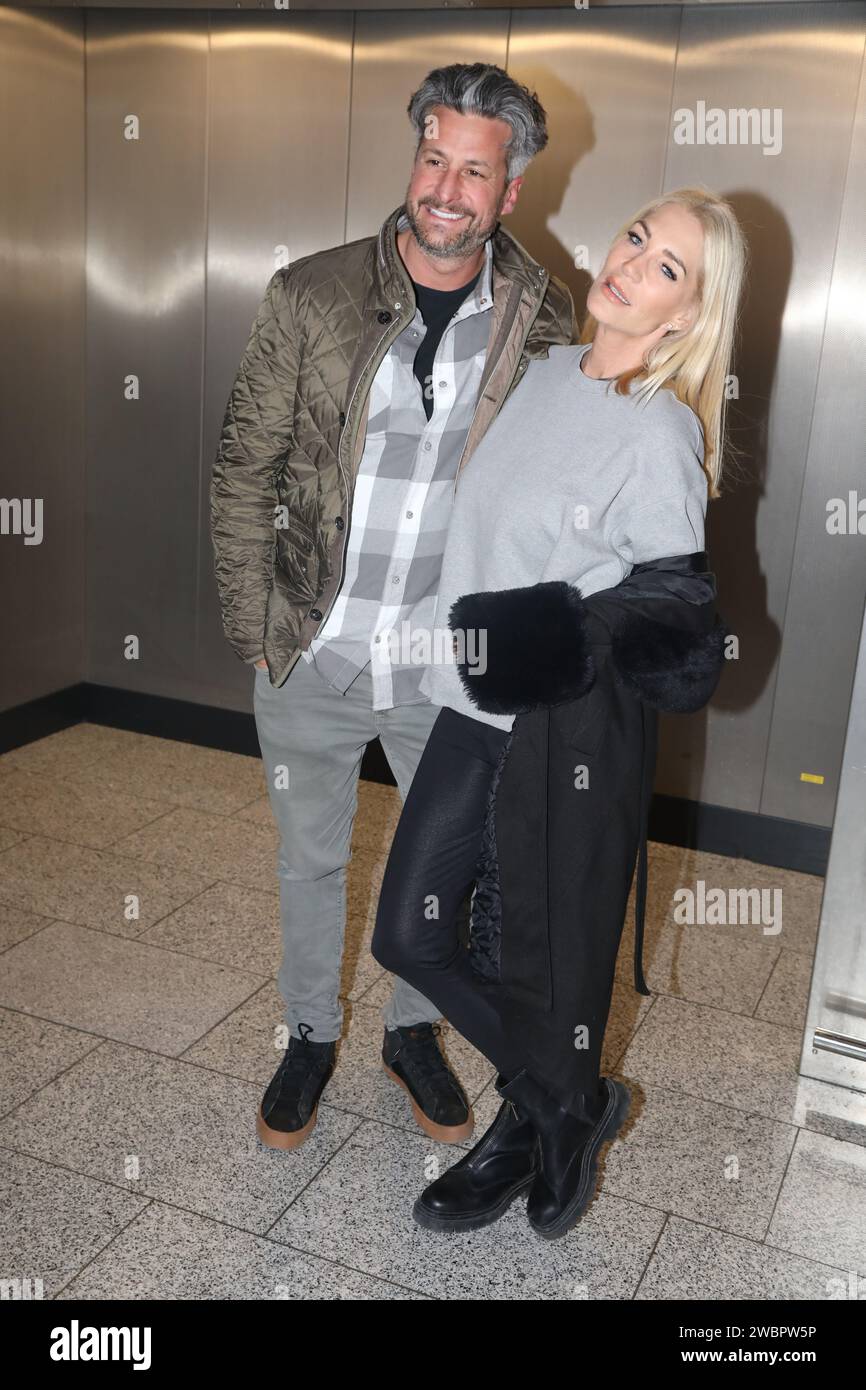 Sarah Kern und Tobias Pankow bei der Abreise der Dschungelcamp ...