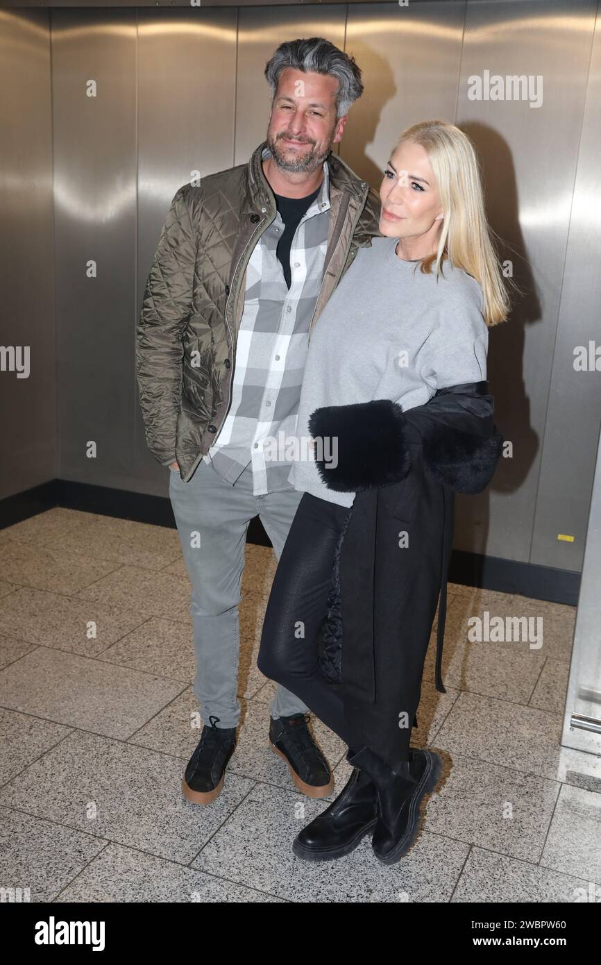 Sarah Kern und Tobias Pankow bei der Abreise der Dschungelcamp ...