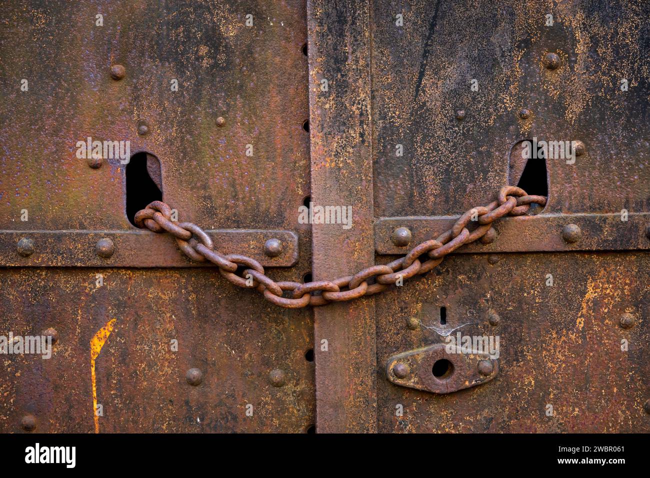 Ancient bolted door hi-res stock photography and images - Alamy