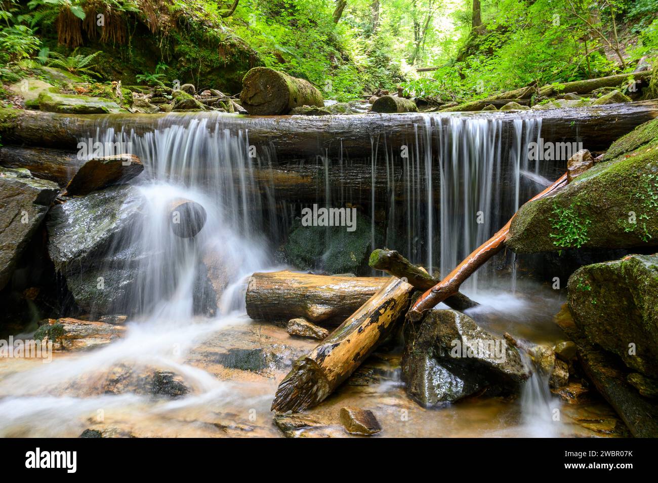 Kleiner Wasserfall in der Heiligengeist Klamm in Österreich Stock Photo ...