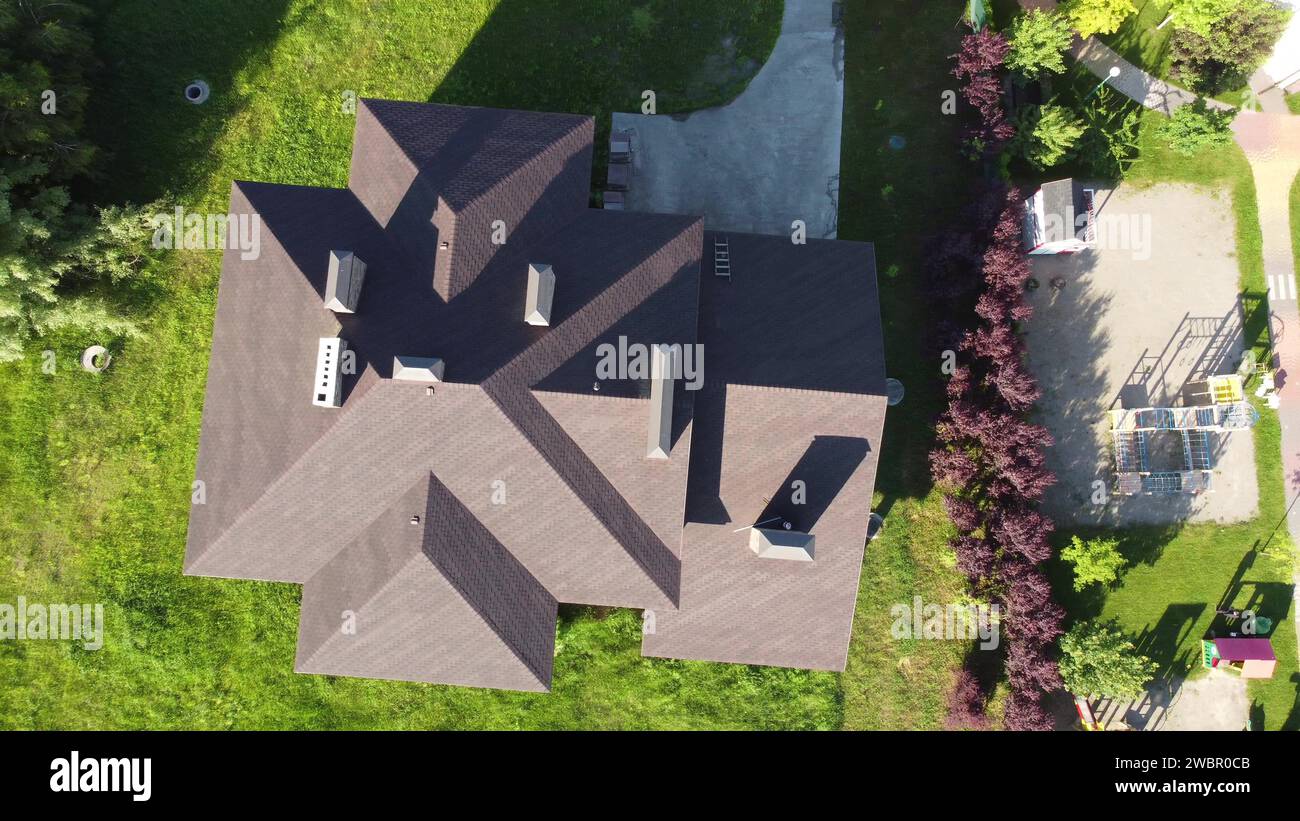 Top view zoom out aerial hi-res stock photography and images - Alamy