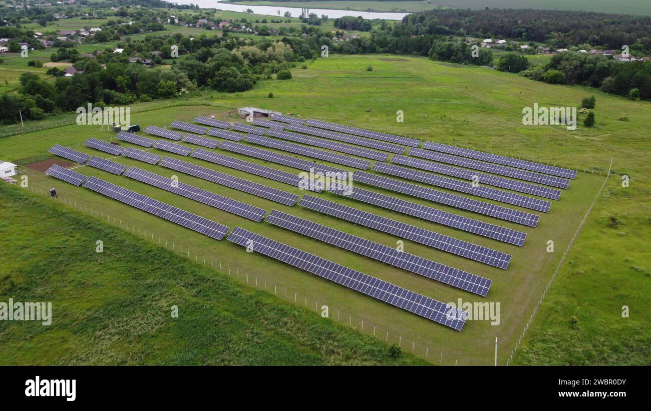 aerial view of solar power station, Aerial Top View of Solar Farm Stock ...