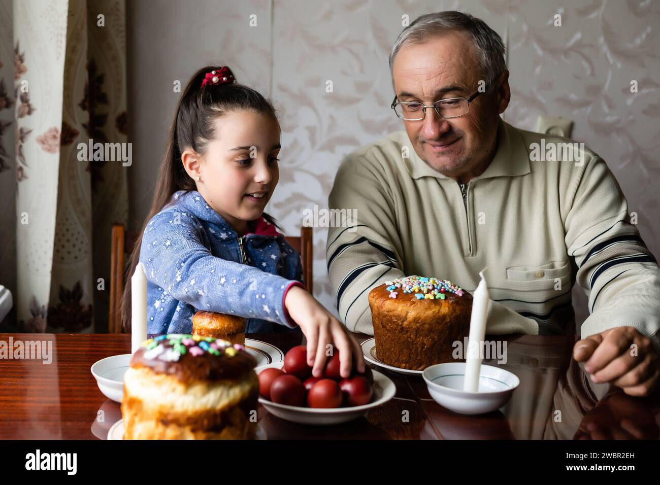 Traditional Orthodox Easter food: Easter bread, cheese cake Paskha ...
