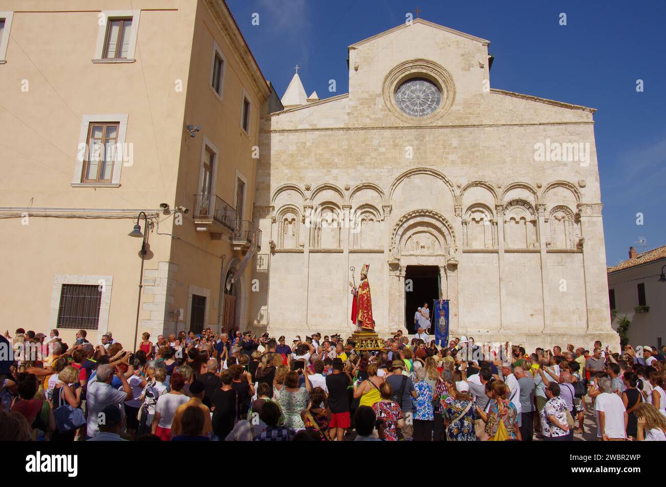 Termoli – Molise – San Basso 2017 protector of the city – The devotees ...