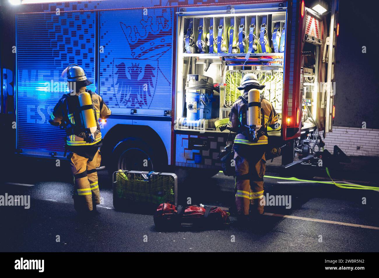 Feuerwehrfahrzuge und Einsatzkräfte der Essener Feuerwehr *** Fire ...