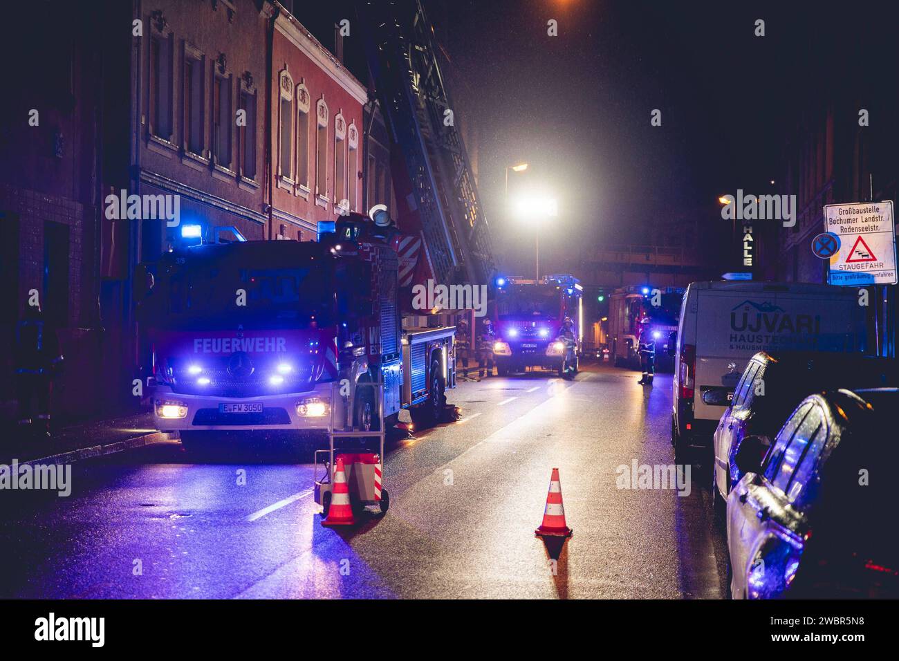 Feuerwehrfahrzuge und Einsatzkräfte der Essener Feuerwehr *** Fire ...