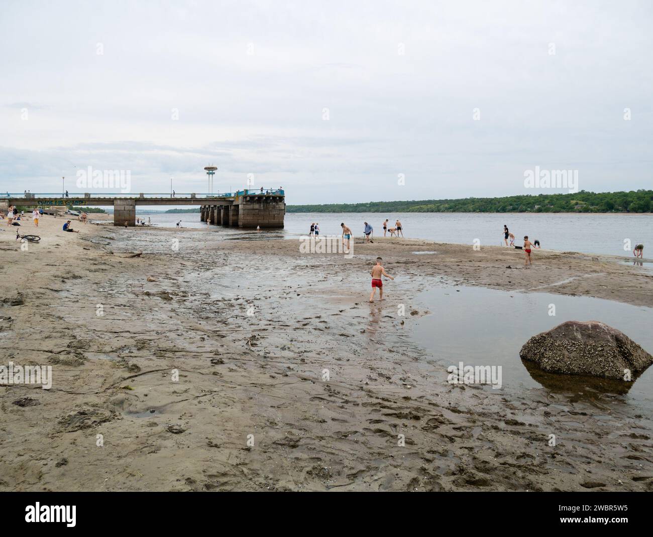 The destruction of the Kakhovka dam led to a catastrophic decrease in ...