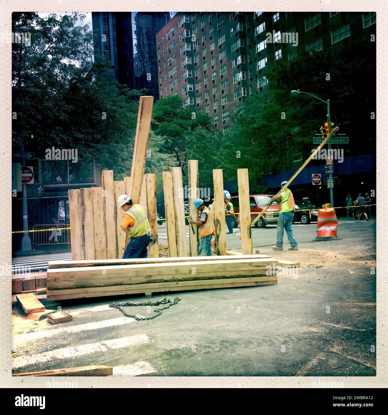 Group urban people doing hi-res stock photography and images - Alamy