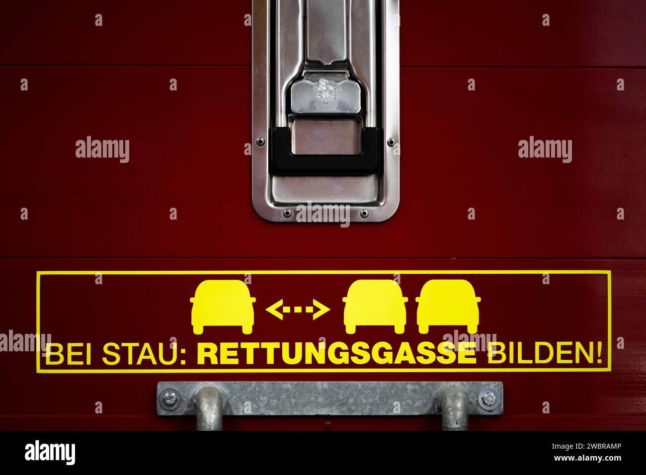 Leverkusen, Germany. 11th Jan, 2024. The message "In case of traffic ...