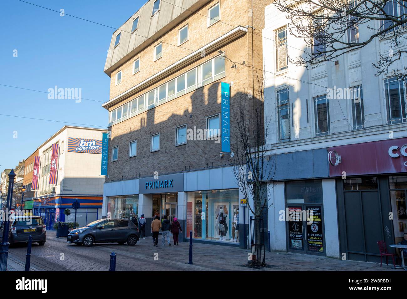 Gravesend is a town in northwest Kent, England, situated 21 miles (35 ...