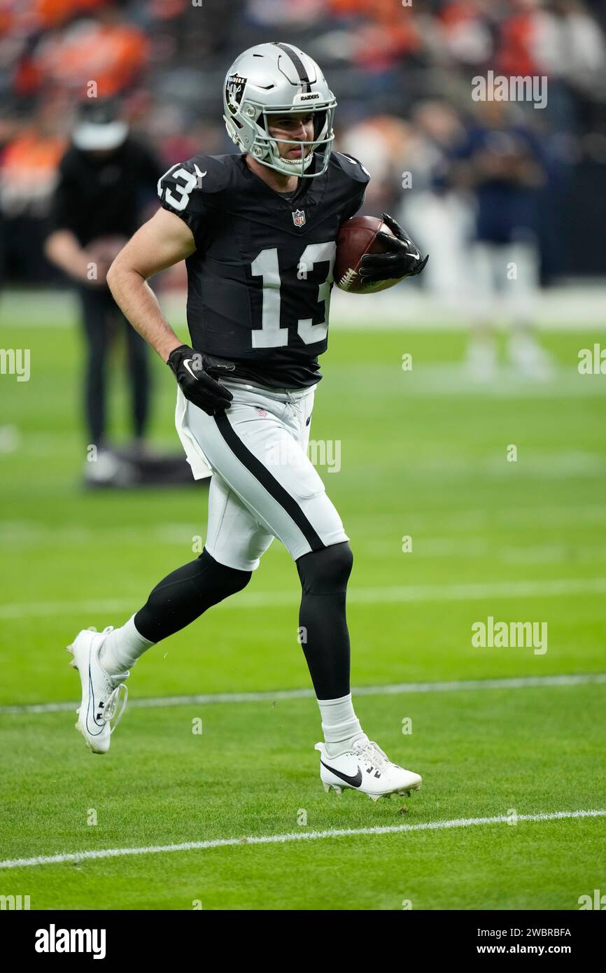 Las Vegas Raiders wide receiver Hunter Renfrow (13) warms up before an ...