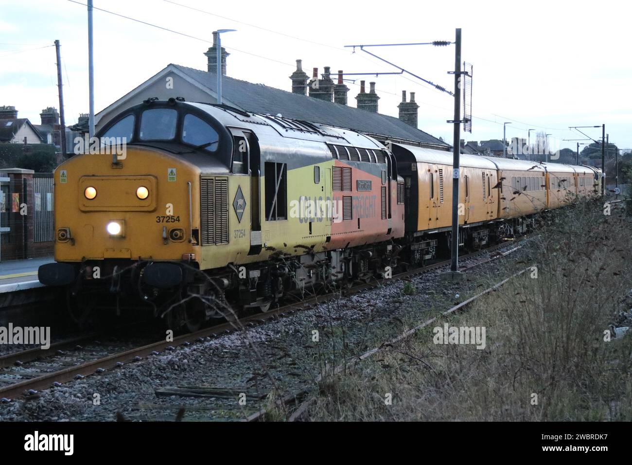 Engineers train hi-res stock photography and images - Alamy