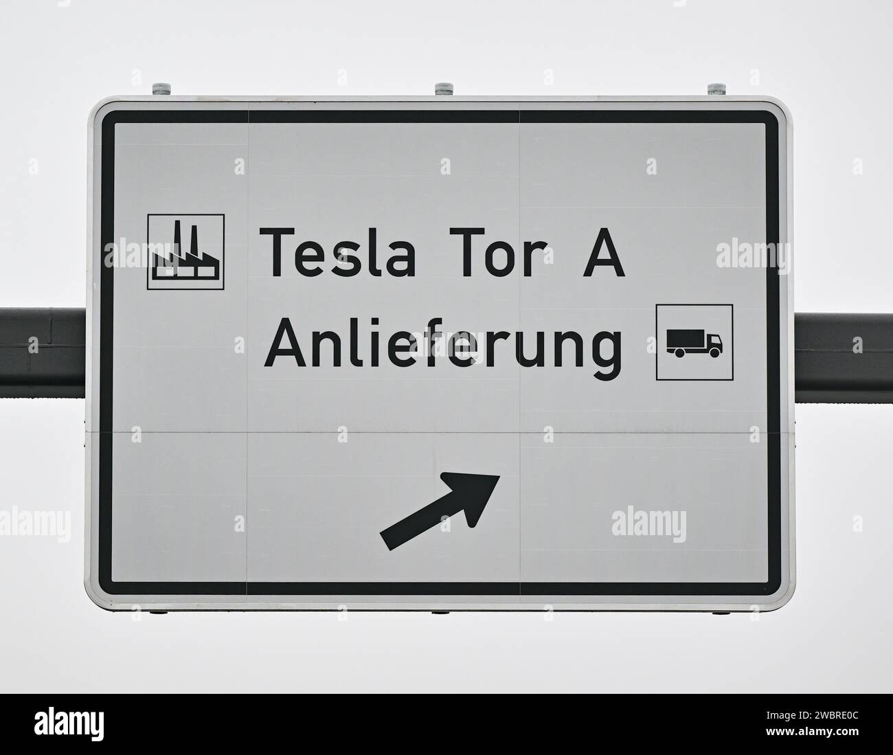 12 January 2024, Brandenburg, Grünheide: A "Tesla Gate A Delivery ...