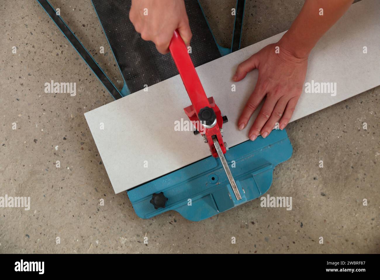 Cutting device hi-res stock photography and images - Alamy
