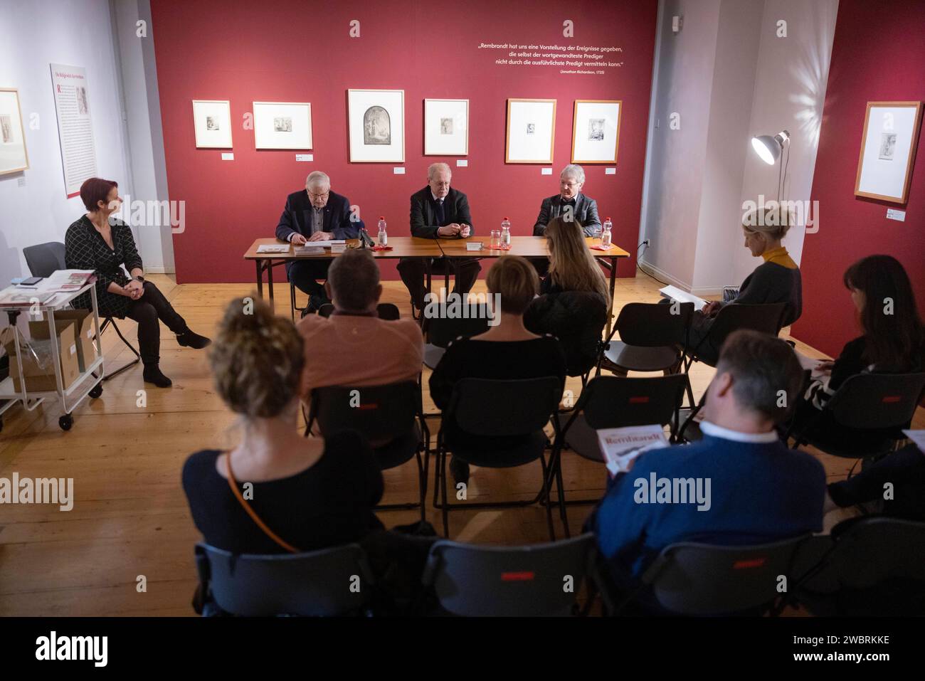 Rembrandt Kunsthaus Apolda 12012024 - Der Vorsitzende des Kunstvereins Apolda, Hans Juergen ...