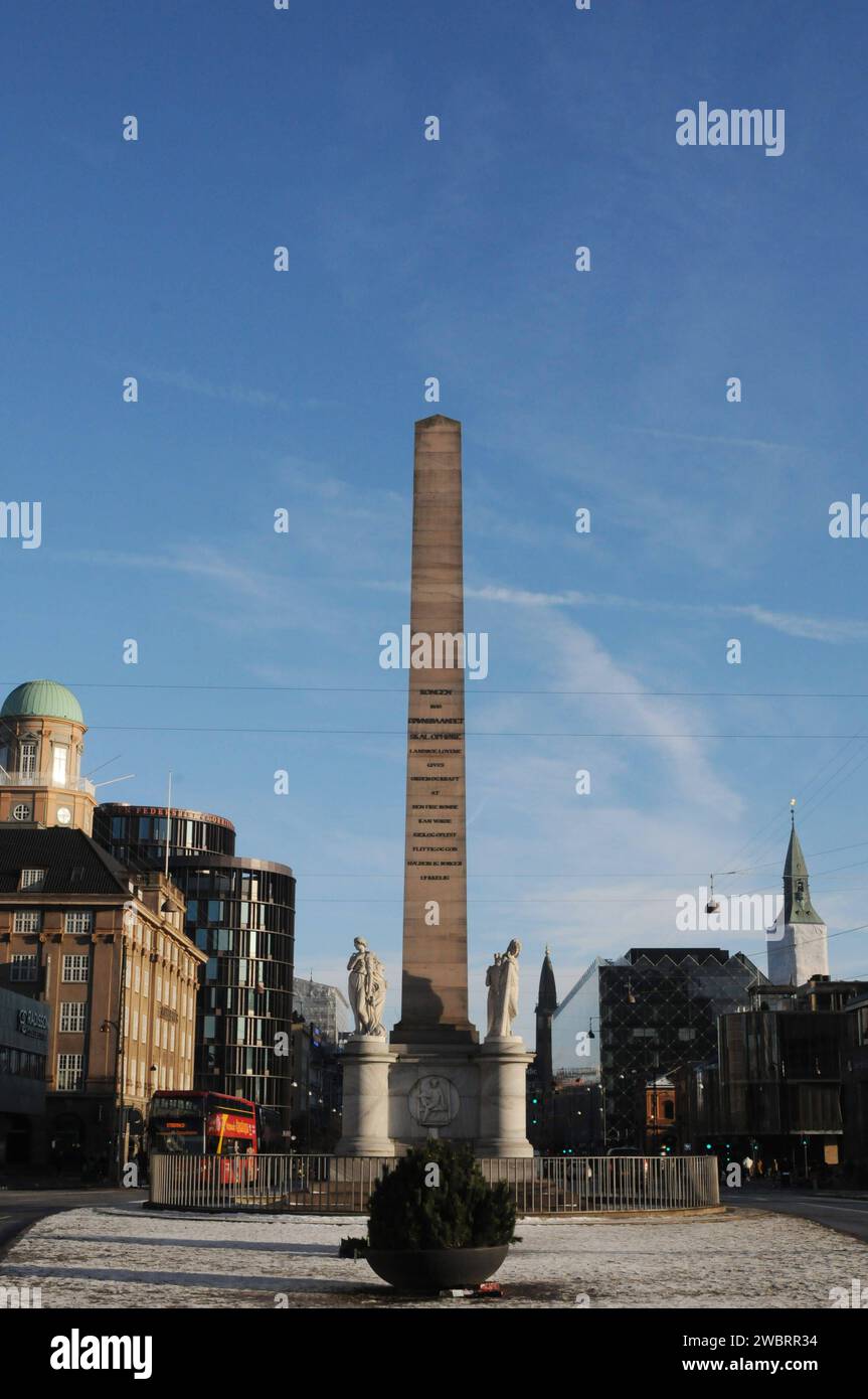 Freddom statue hi-res stock photography and images - Alamy