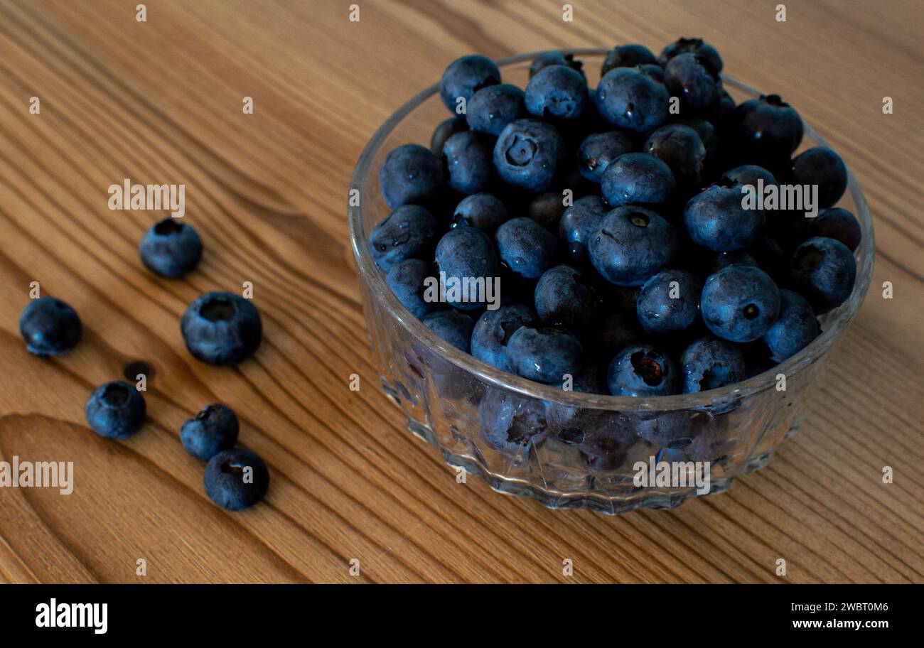 blueberries in a crystal bowl Stock Photo - Alamy