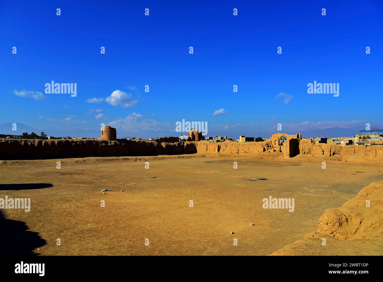 Ruins of the ancient clay fortresses of Kashan, Iran Stock Photo - Alamy