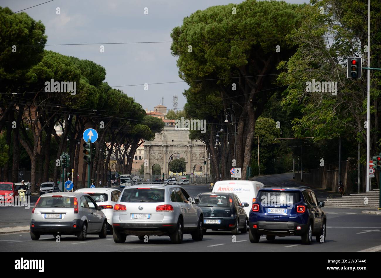 Traffic jam italy city hi-res stock photography and images - Alamy