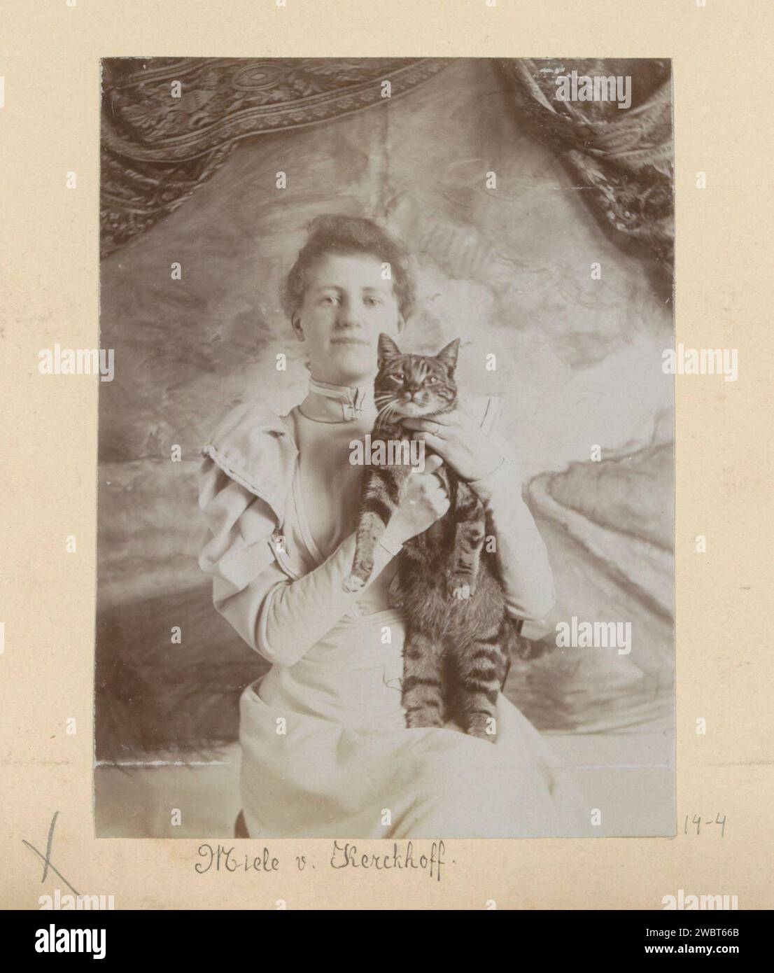 Portrait of Miele van Kerckhoff with Kat, Hendrik Herman van den Berg ...