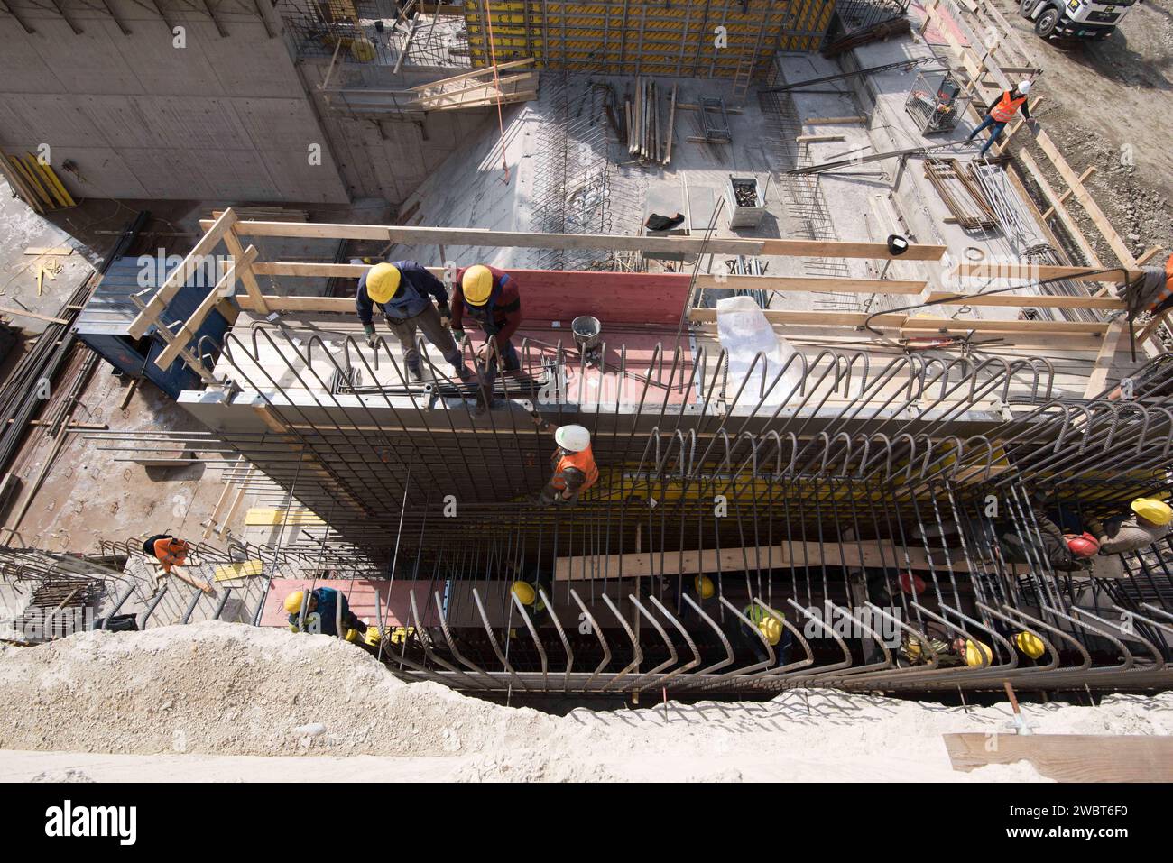 reinforcement and structural steel used in building and construction ...