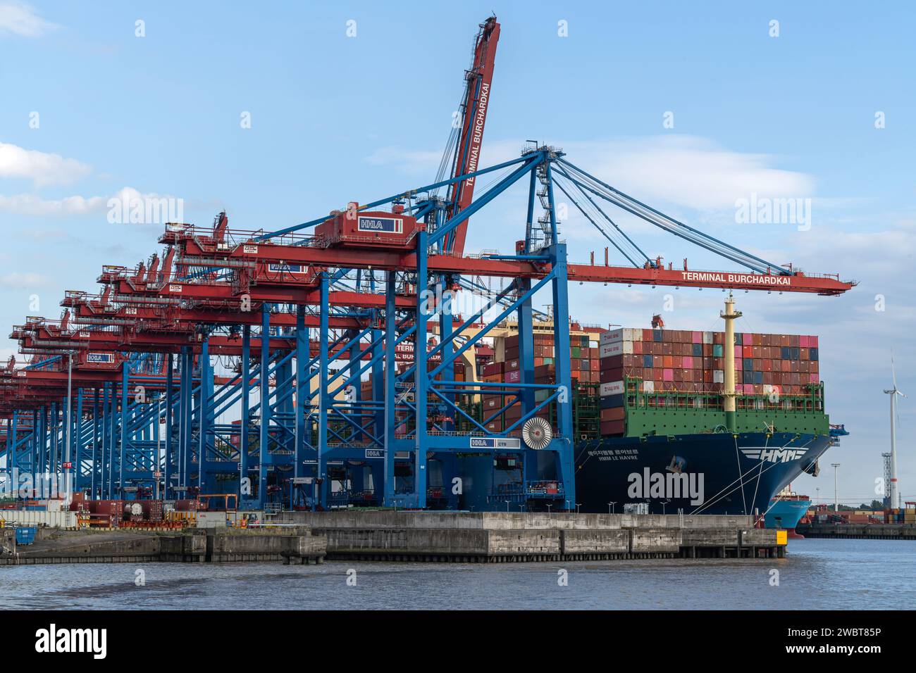 HAMBURG, GERMANY - AUGUST 23, 2023: Container ship HMM Le Havre in the ...