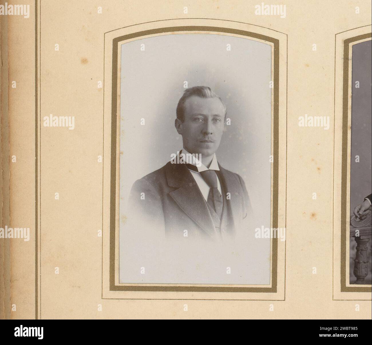 Portrait of a man with mustache and tie, Jan Frederik Blöte, 1900 ...