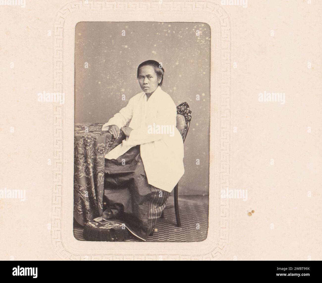 Portrait of an Indonesian woman, Woodbury & Page, 1857 - 1880 ...