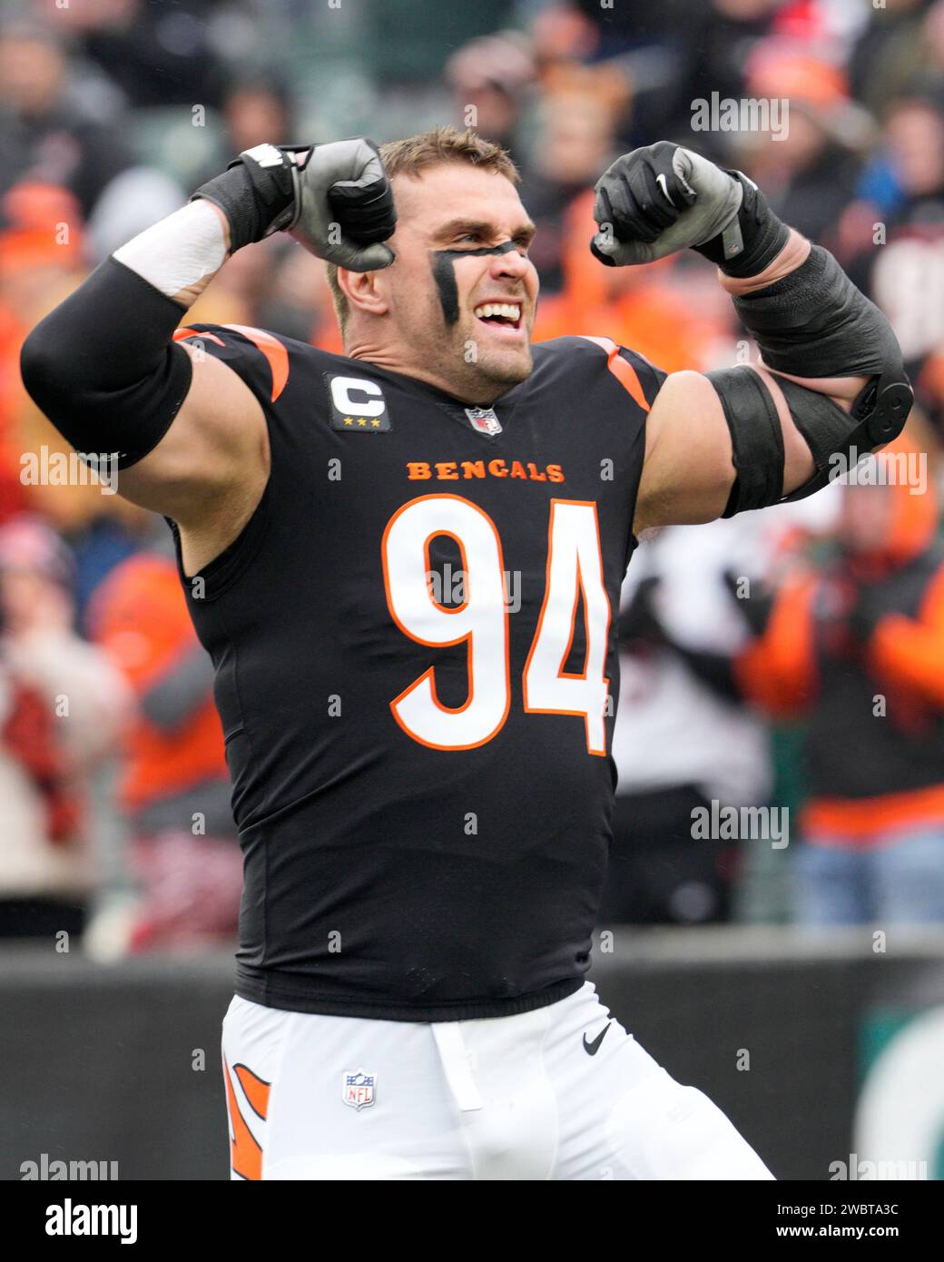Cincinnati Bengals defensive end Sam Hubbard runs onto the field during ...