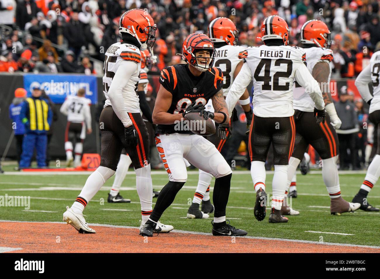 Cincinnati Bengals wide receiver Andrei Iosivas (80) celebrates after ...