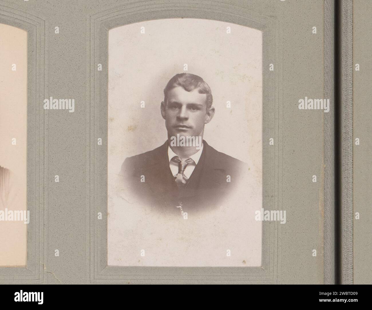 Portrait of a man, Oscar Ellquist, 1897 - 1920 Photograph. visit card ...
