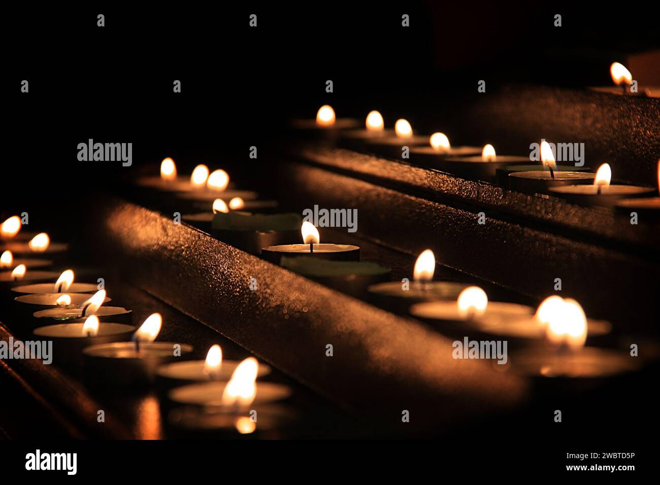 Inside the catholic church hi-res stock photography and images - Alamy