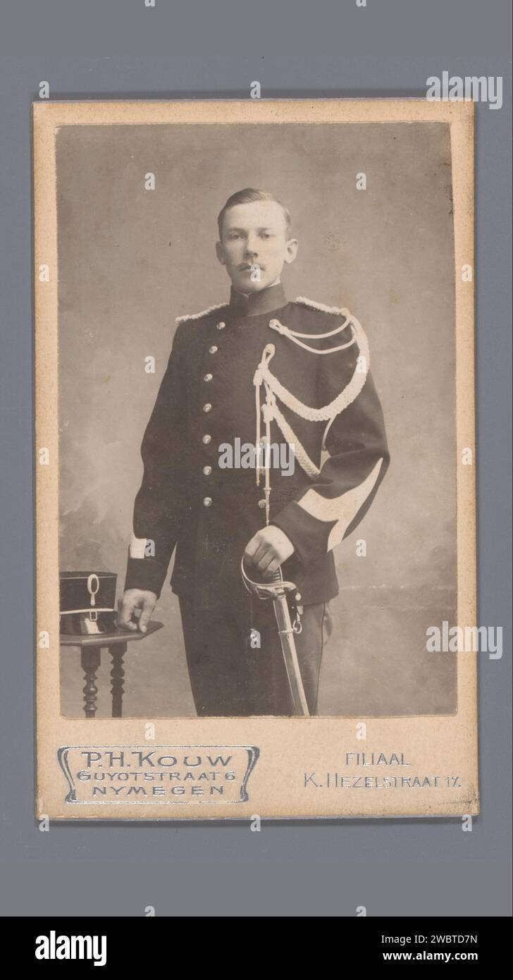 Portrait of an unknown man, referred to as Colonel L. Spruit, P.H. Kouw ...