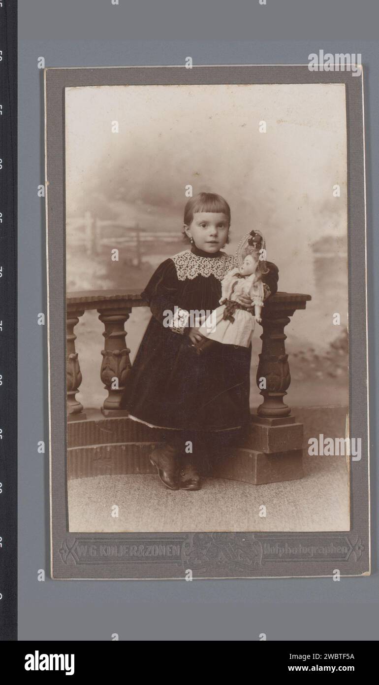 Portrait of an unknown girl with a doll, W.G. Kuijer & Zonen, 1900 ...