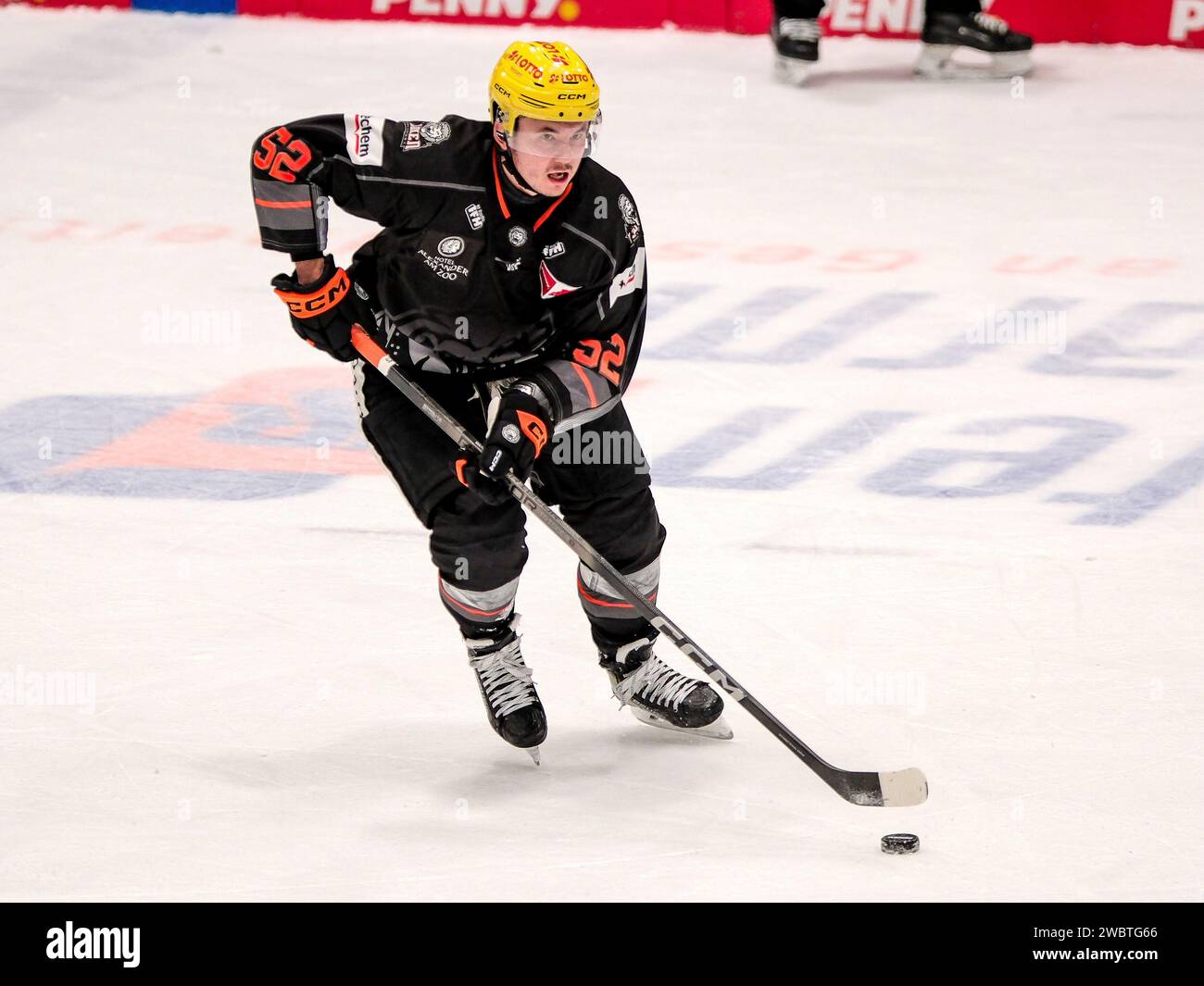 Frankfurt, Deutschland. 11th Jan, 2024. Maksim Matushkin (Loewen ...