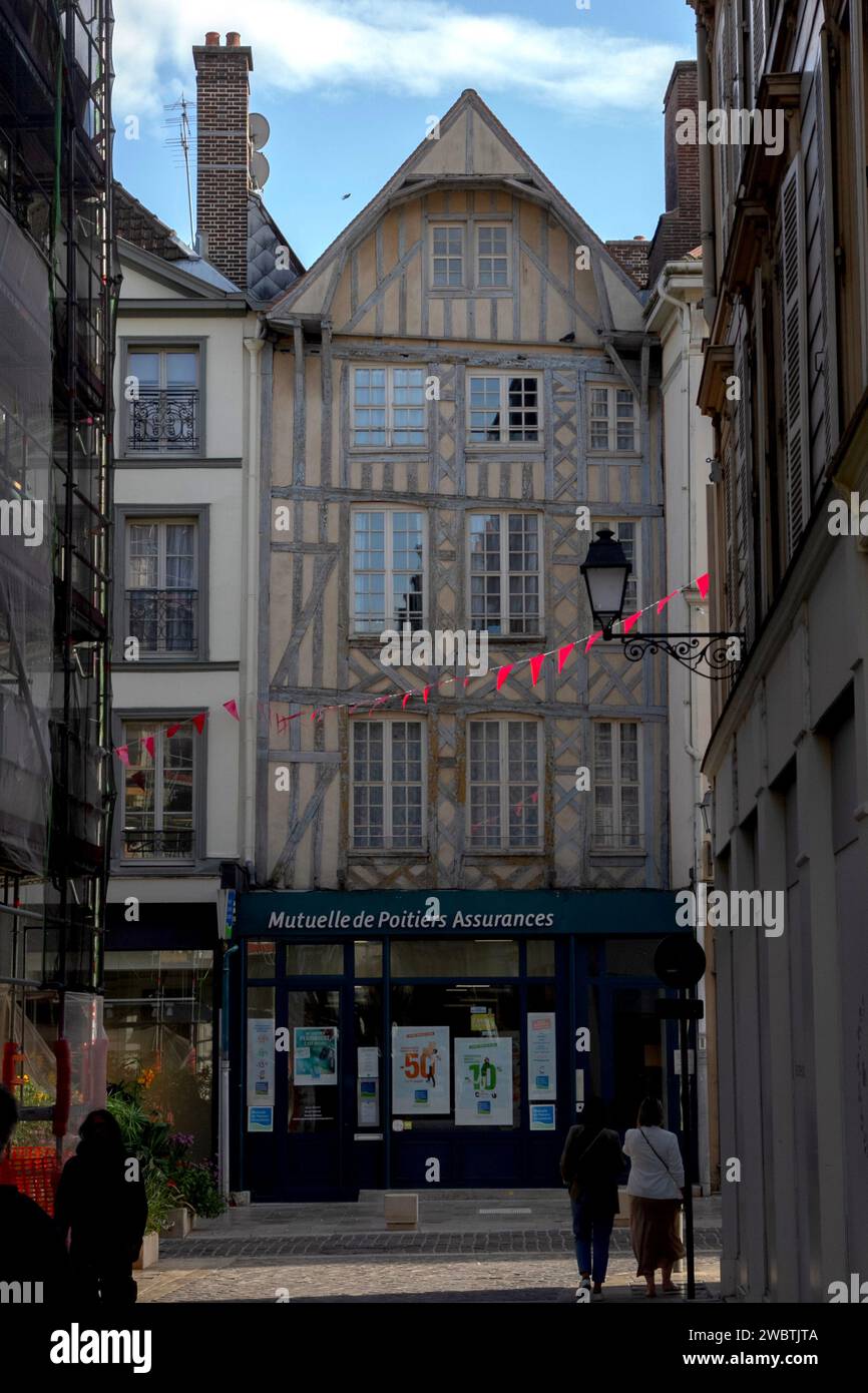 Cross bars hi-res stock photography and images - Alamy