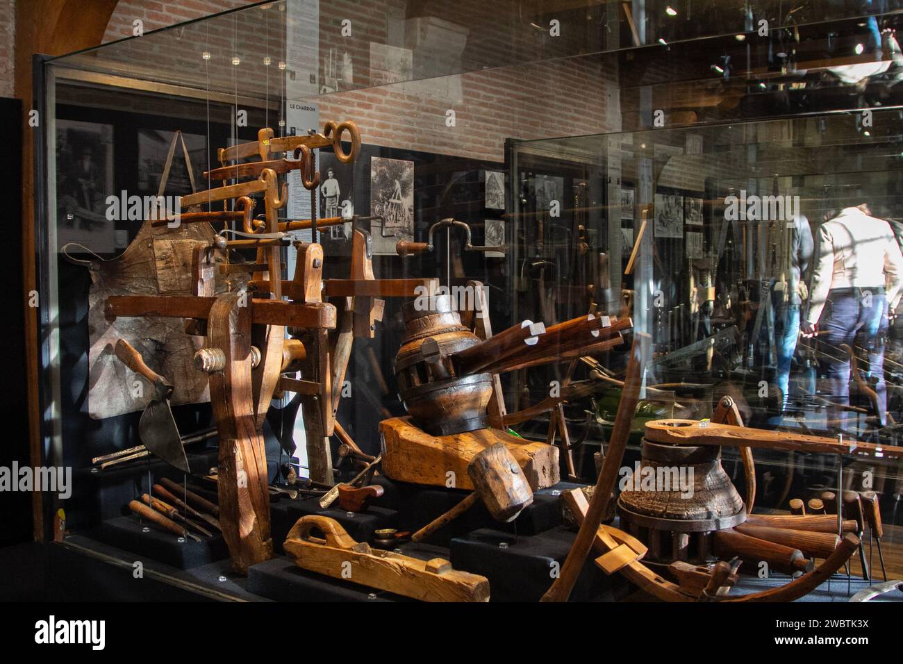 Antique tools display hi-res stock photography and images - Alamy