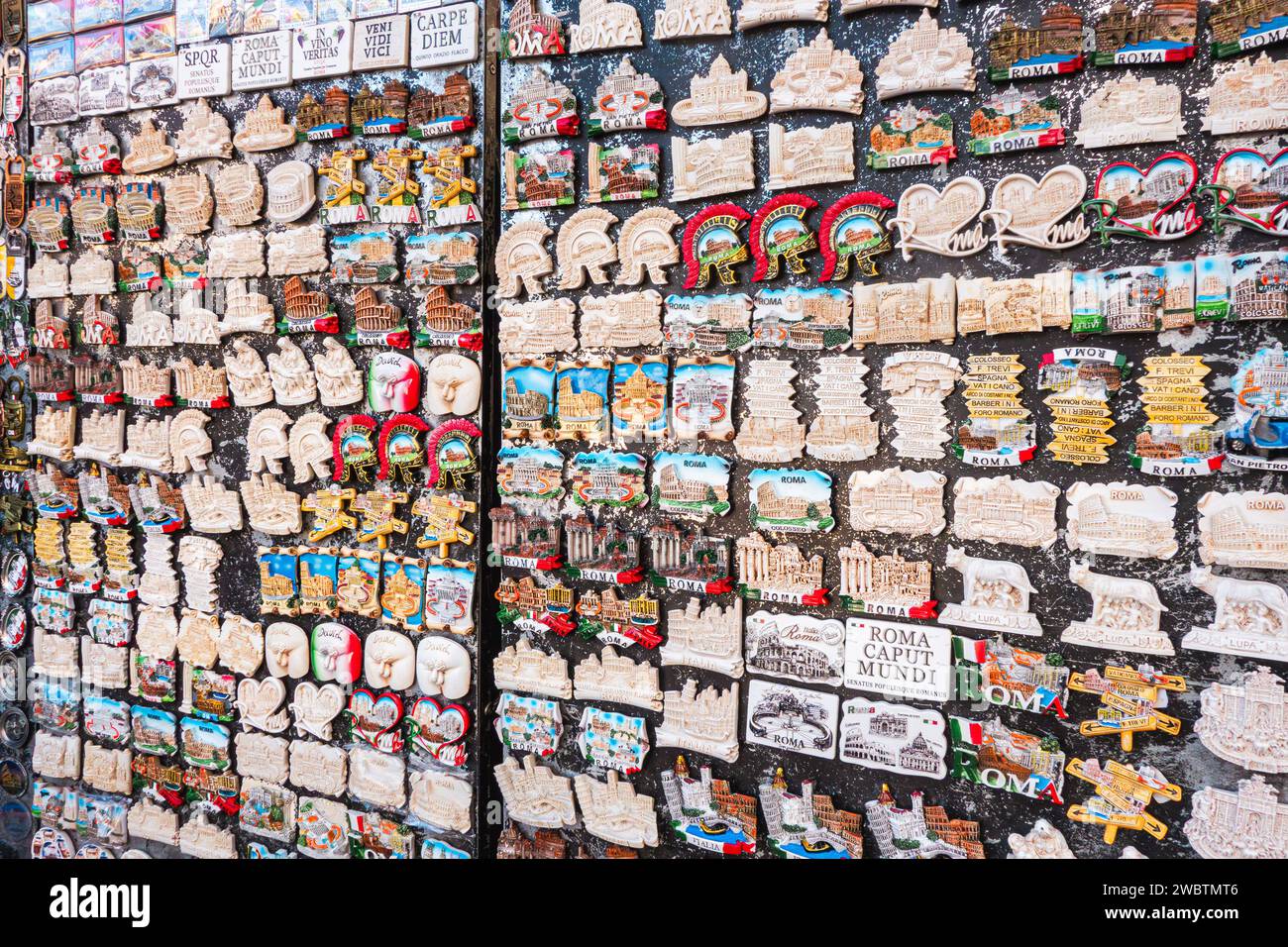 Souvenirs of Rome. Souvenir fridge magnets displayed in a shop Stock ...