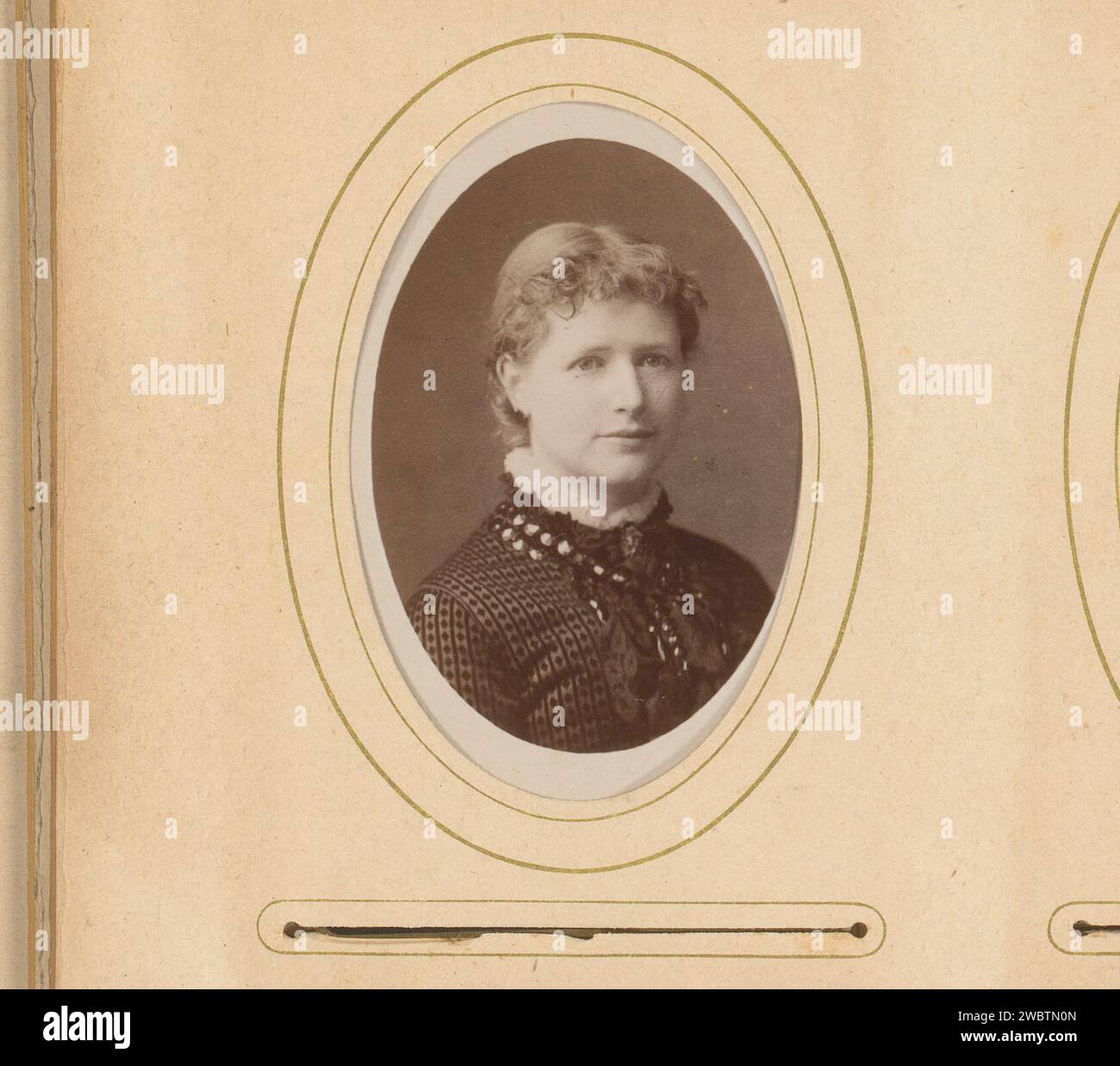 Portrait of a woman, Johannes Baer, 1873 - 1891 Photograph. visit card ...