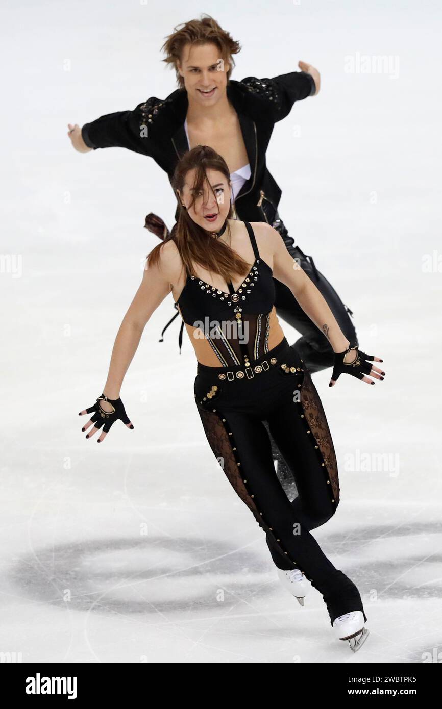 Allison Reed and Saulius Ambrulevicius of Lithuania perform in rhythm ...