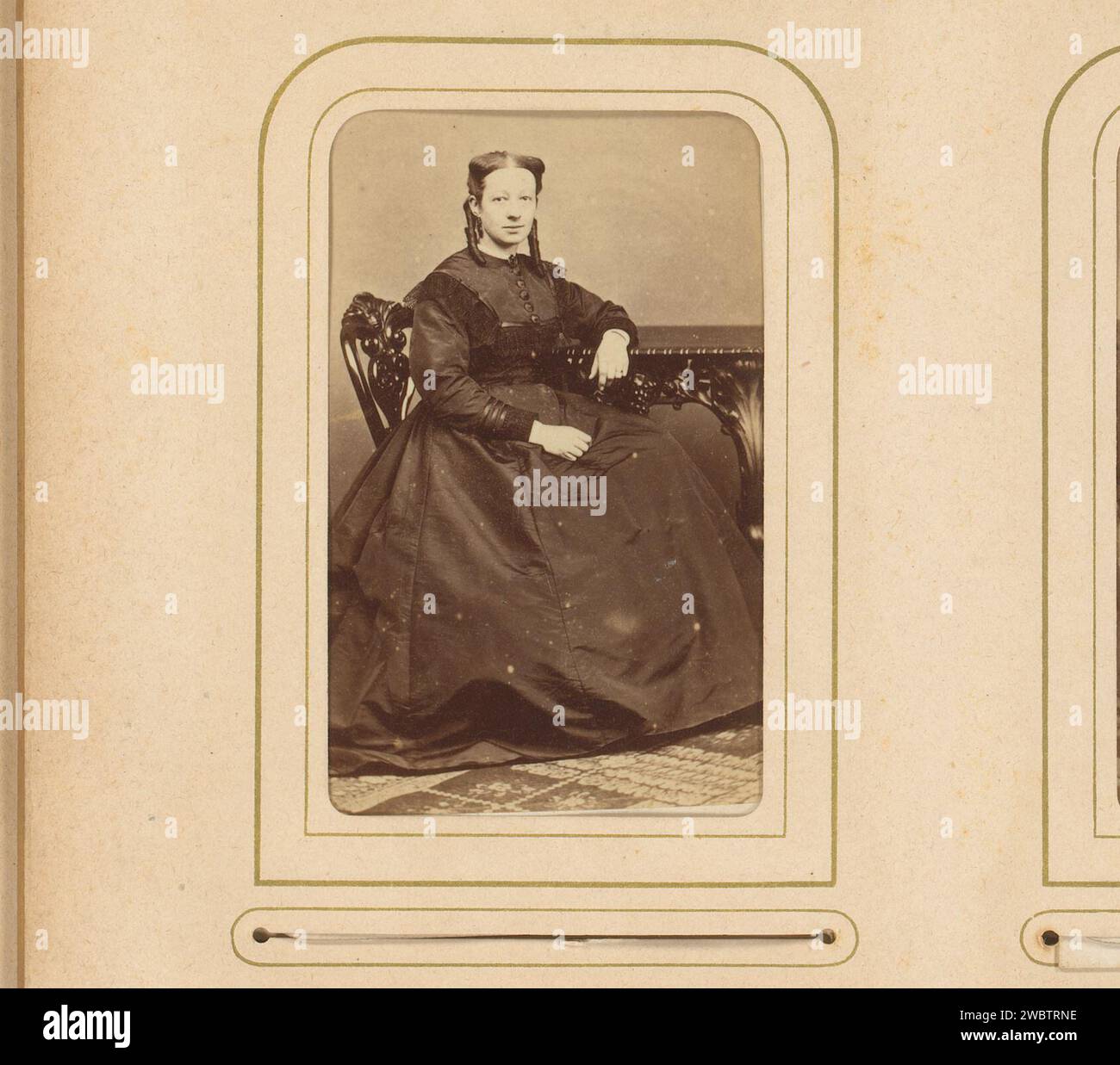 Portrait of sitting young women with pipe curls, Franz Wilhelm Heinrich ...